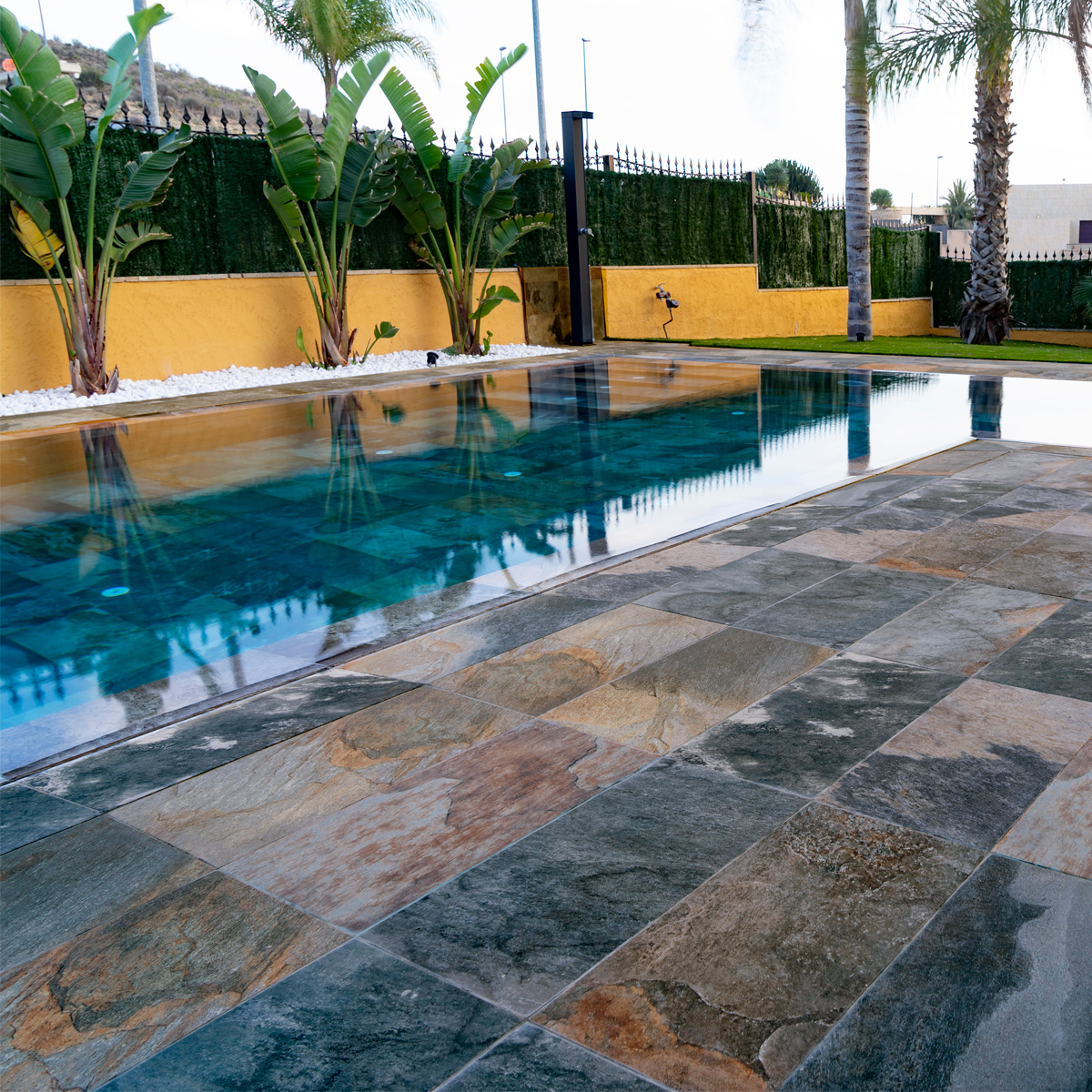 Pierre de Bali carrelage piscine et terrasse – Reflex Boutique