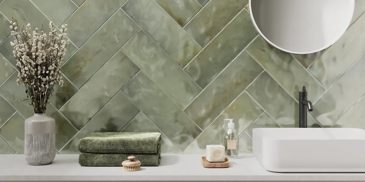 Carrelage mur effet zellige Zianides vert 15x45 cm - Réflex Boutique